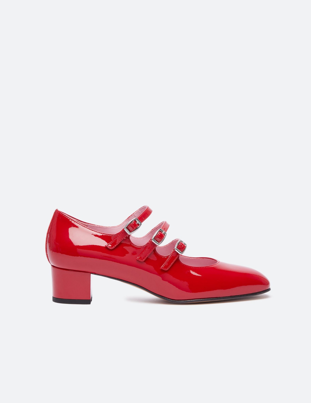 Red shoes - how to wear them french style - style muse
